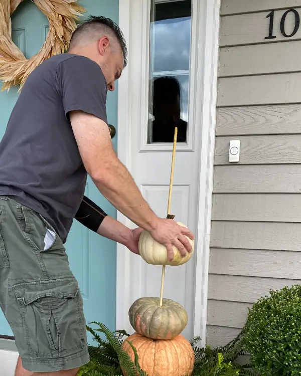 Making a Pumpkin Stack for the Porch with Real Pumpkins