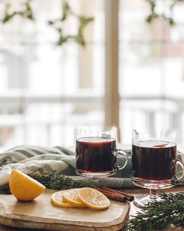 Hot Mulled Wine Recipe for Christmas, a Favorite and a Tradition