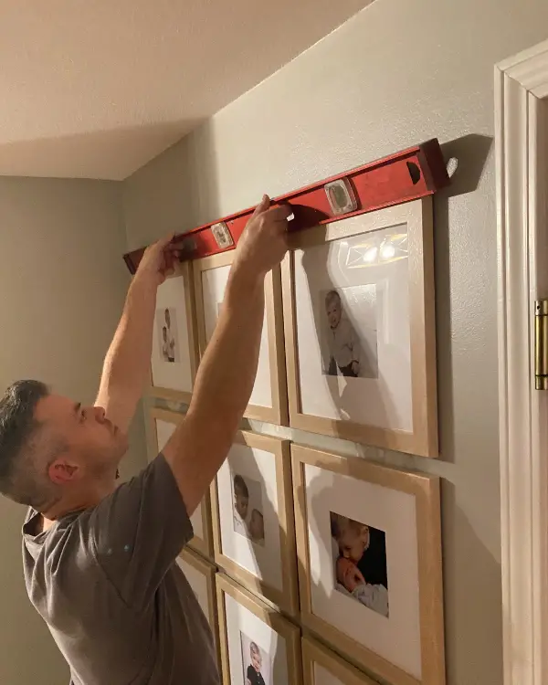 How to Hang a Gallery Wall: 8 Things to Think About When Creating a ...